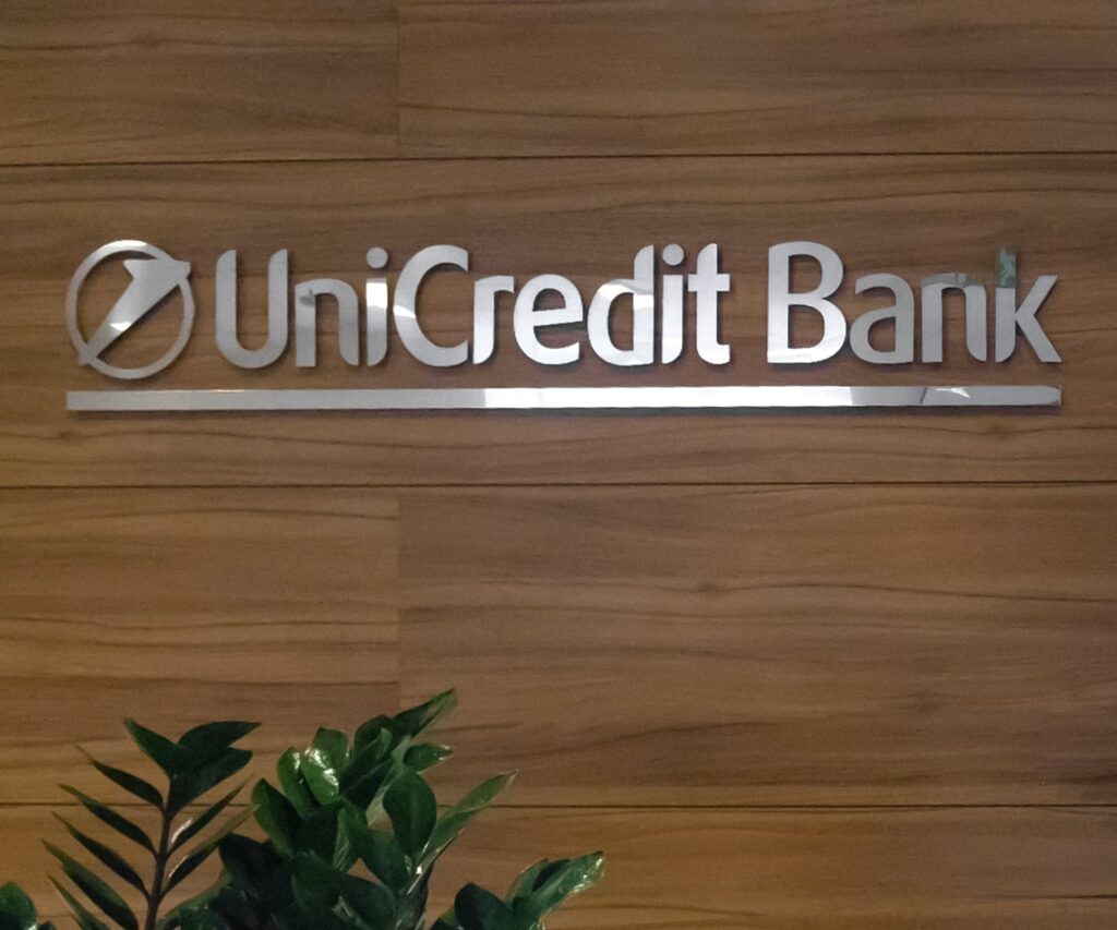 BANK & INSURANCE SIGNAGE - Elmont Bled